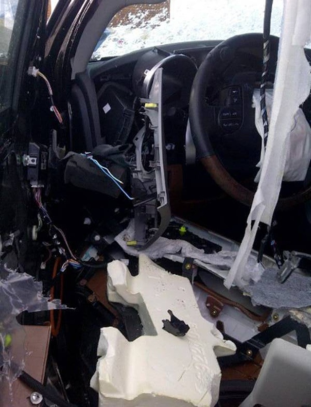 Grizzly Bear Rips SUV Apart | ON TARGET in CANADA